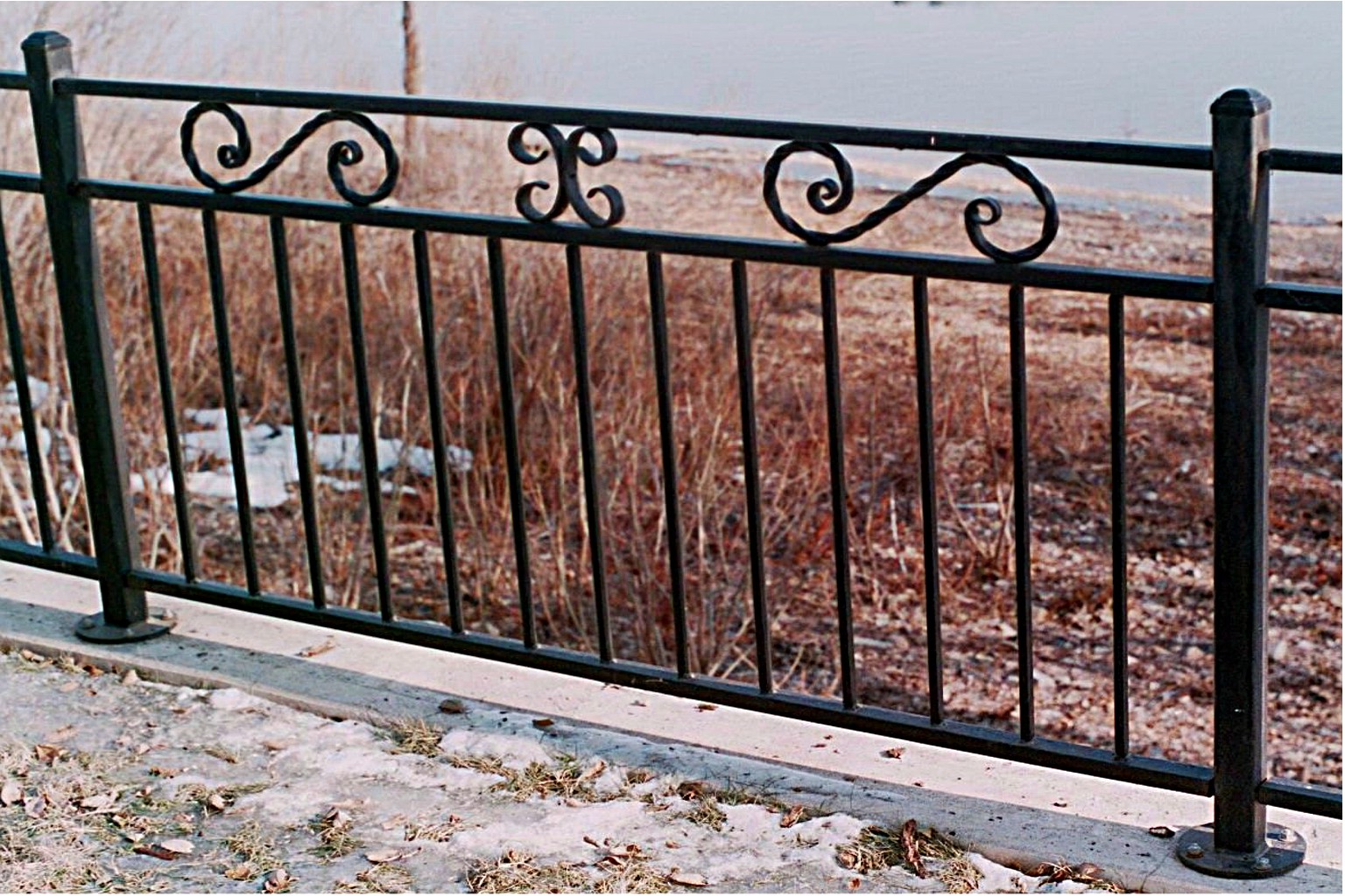 Hot Iron BlacksmithScroll Fence, 6 ft. - Hot Iron Blacksmith